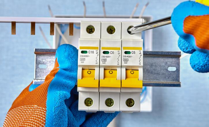 Learn the Difference Between the MCCB Panel Board and MCB | eBusiness blog