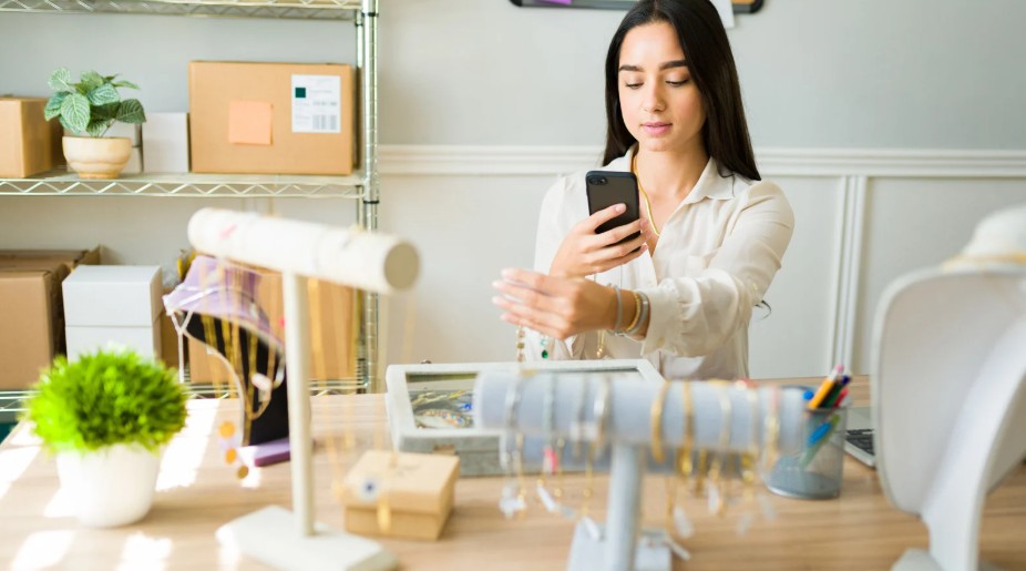 Depop vs Vinted | Which is the Best Marketplace for Selling Clothes?